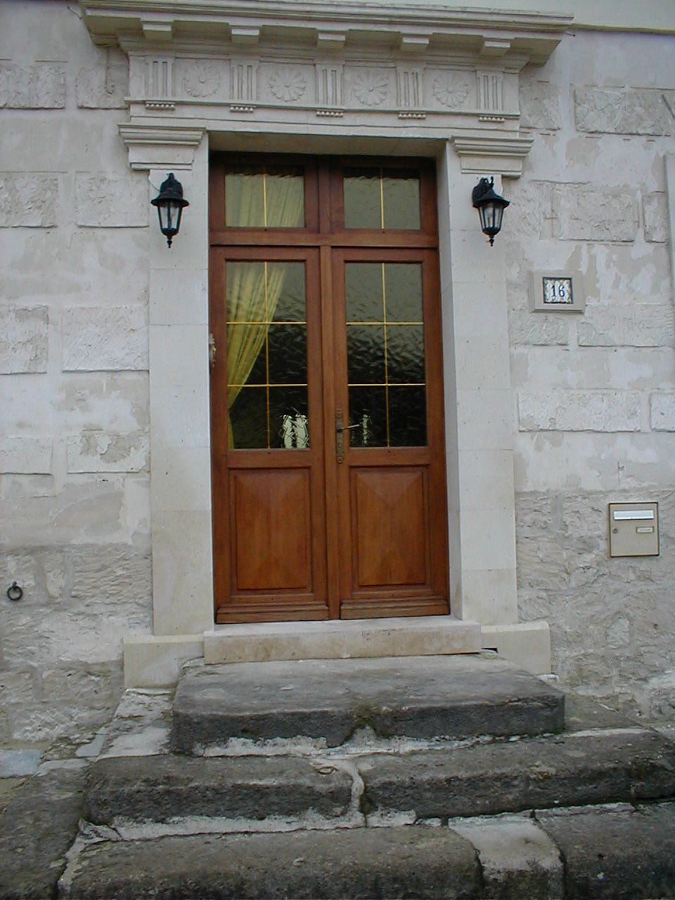 Trolard & Bernard : Porte d'entrée, Menuiserie en bois sur mesure Aisne ...